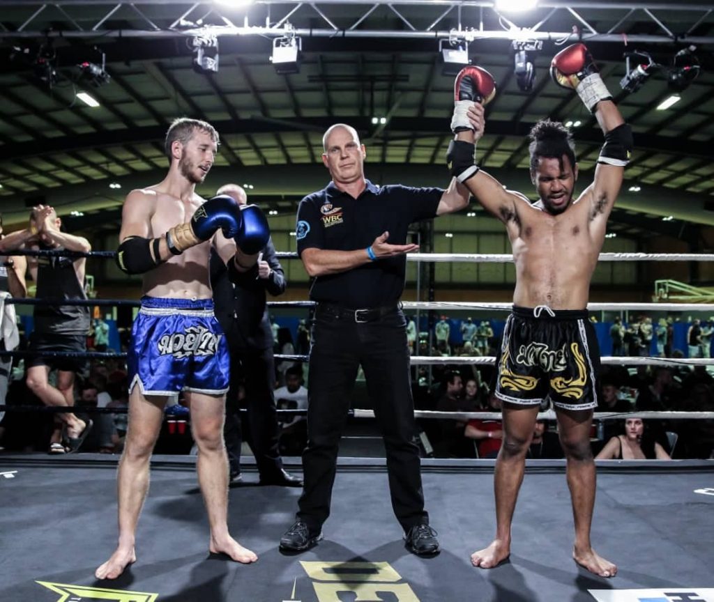 ASPIRING YOUNG MUAY THAI FIGHTER AIMS FOR WORLD TITLE : PNG Haus Bung