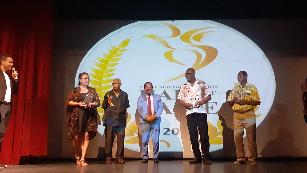 PNG TRACK LEGEND TO SPEAK AT THE 28th SP SPORTS AWARDS : PNG Haus Bung