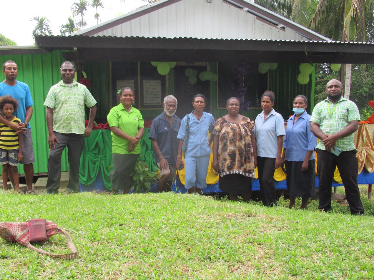 BSP VANIMO POWERS UP HEALTH CENTRE : PNG Haus Bung