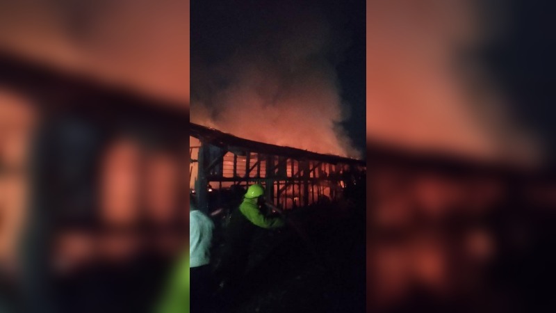 MODILON HOSPITAL PARTLY BURNT : PNG Haus Bung