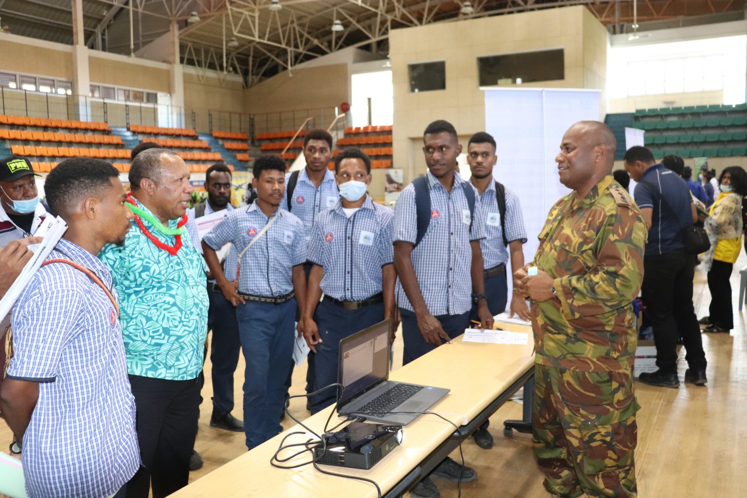 PNGDF PARTICIPATES IN CENTRAL SCHOOLS CAREER EXPO : PNG Haus Bung