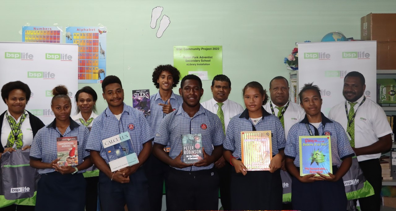 KOIARI PARK SECONDARY RECEIVES NEW E-LIBRARY SYSTEM : PNG Haus Bung