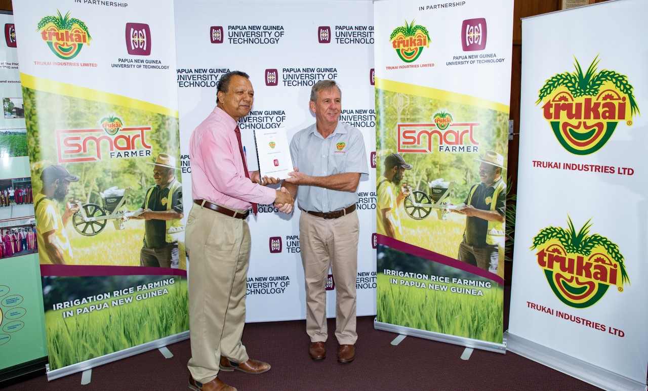 TRUKAI PROMOTES RICE FARMING IN PNG : PNG Haus Bung
