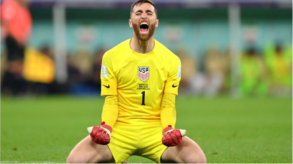 USA ADVANCES TO FIFA WORLD CUP KNOCKOUT STAGE : PNG Haus Bung