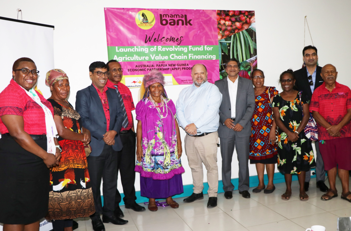 AUSTRALIA GIVES K3.5mil TO MAMA BANK : PNG Haus Bung
