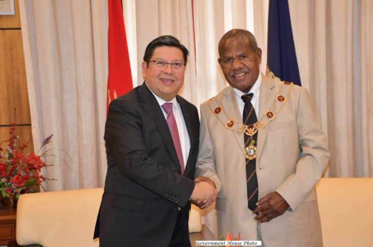 GOVERNOR GENERAL WELCOMES PERU AMBASSADOR : PNG Haus Bung