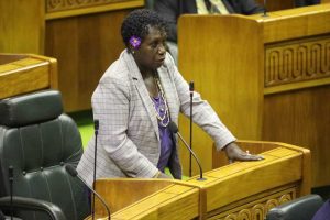 SEMOSO, FIRST WOMAN TO PRESIDE OVER PARLIAMENT : PNG Haus Bung